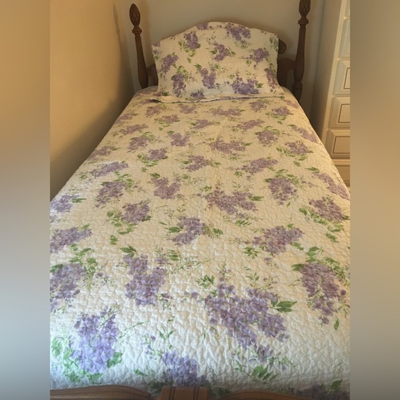 Laura Ashley | Bedding | Laura Ashley Cotton Lilac Keighley Twin Quilt Set | Poshmark